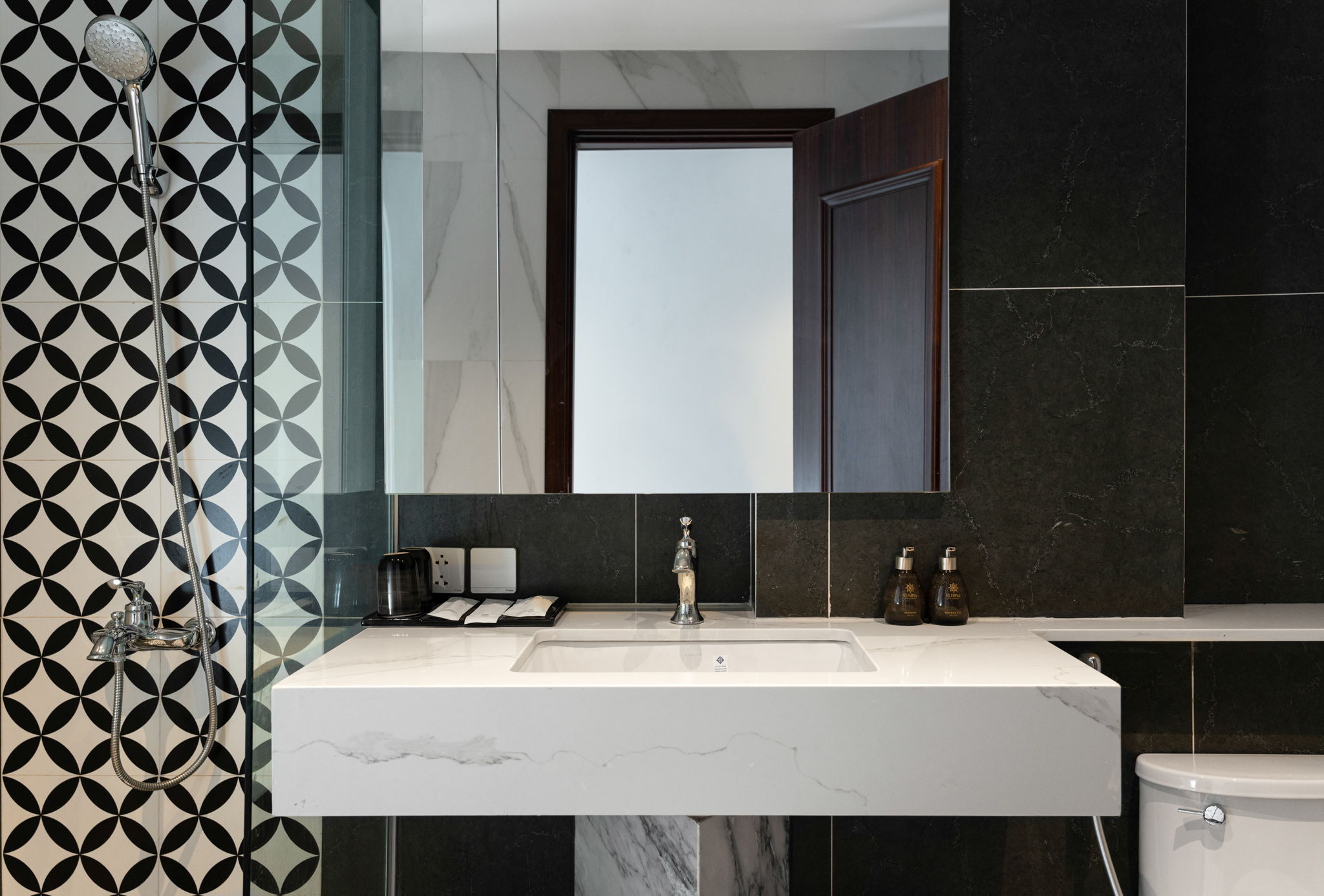 エリ リナ ホテル(ELI RINA HOTEL) 写真・動画【楽天トラベル】